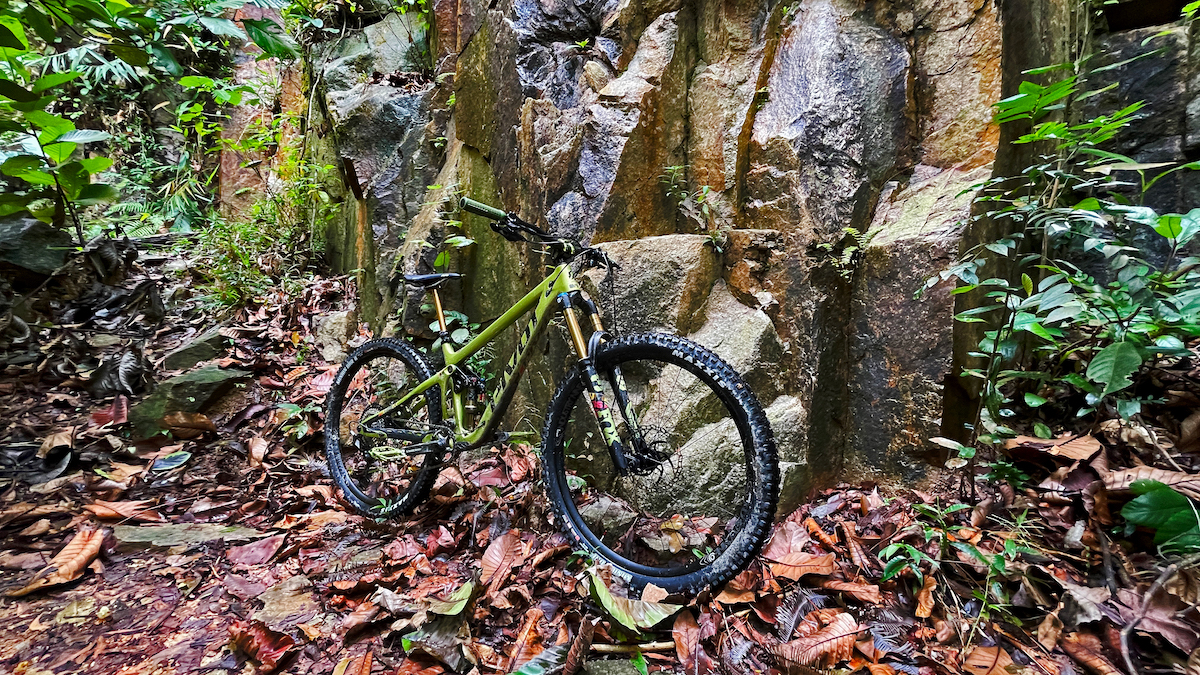 ED NOTE: PIVOT SWITCHBLADE V3 WITH FUNN AND GRANITE DESIGN COCKPIT ...